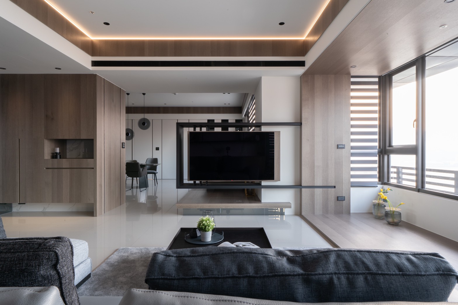 Residential - Mildness and Wooden Tones