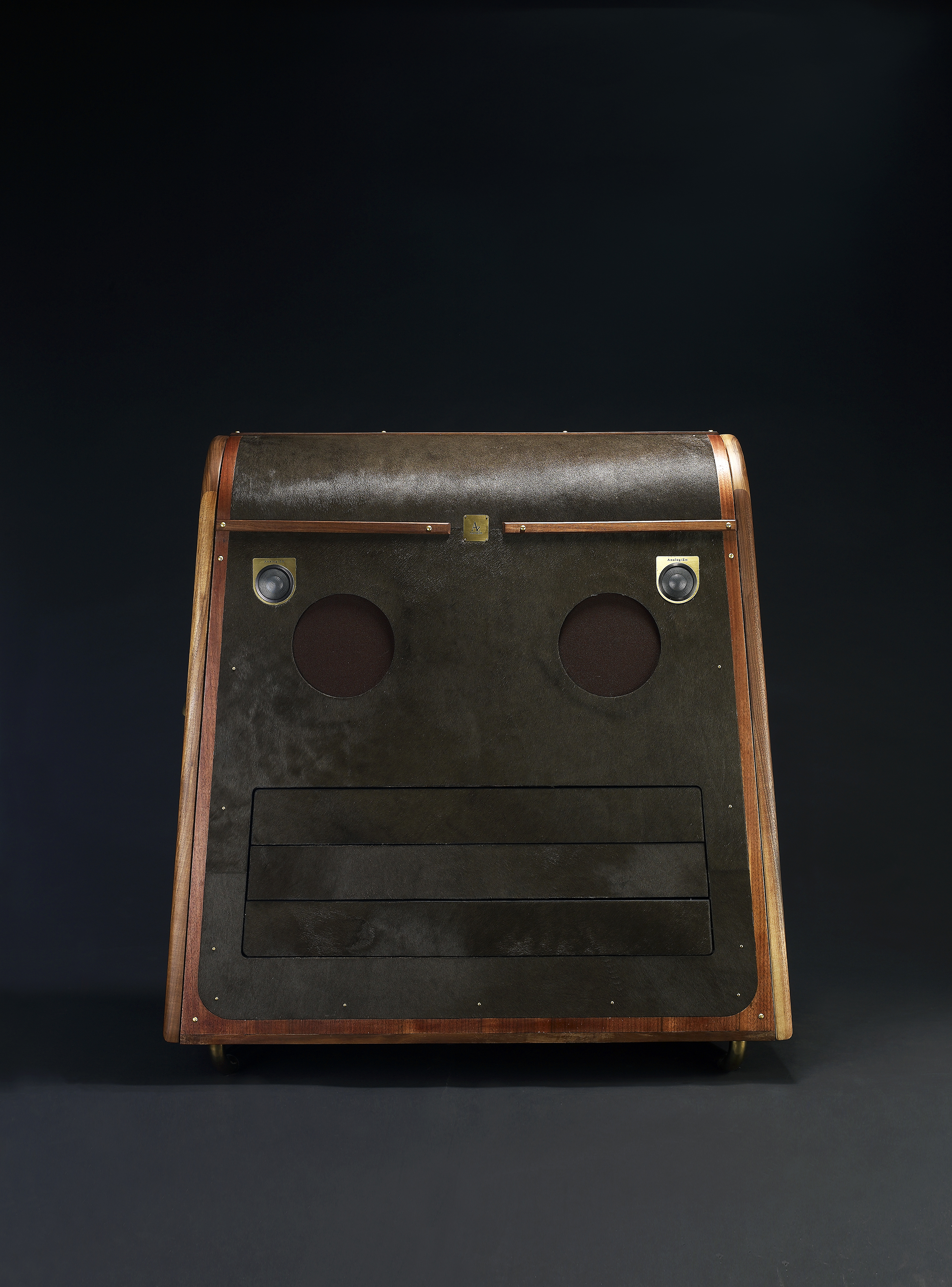 Music, Audio & Sound - Audio Art Furniture : Golden Saddle